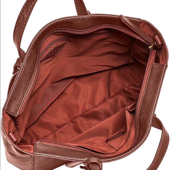 Fossil | Bags | Fossil Camilla Convertible Large Leather Backpack Never ...